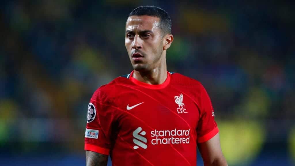 Former Liverpool midfielder Thiago returns to Barcelona as coach after ...
